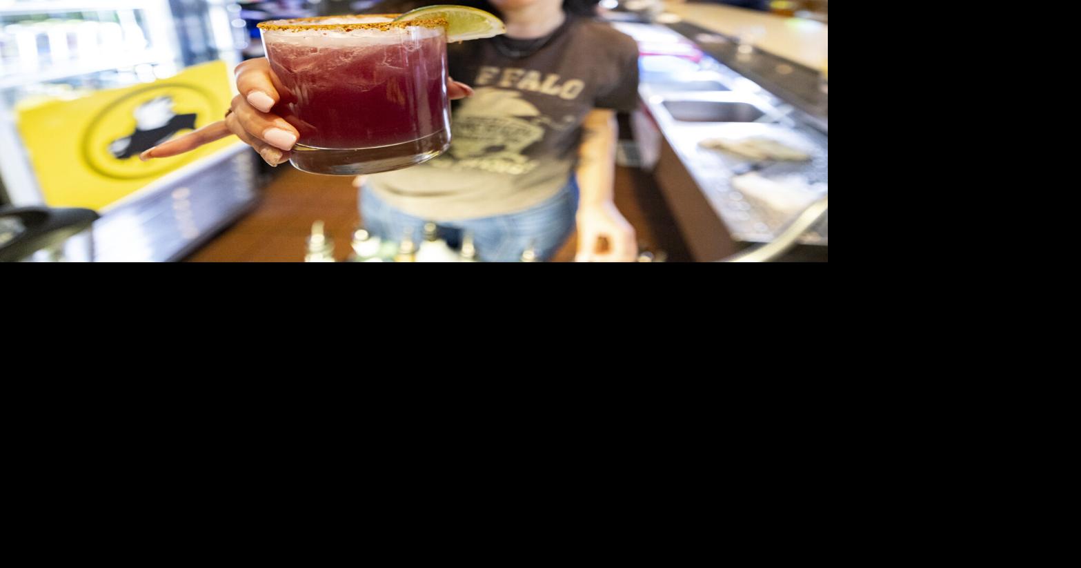Buffalo Wild Wings bartender proves she has plenty of mixology moxie