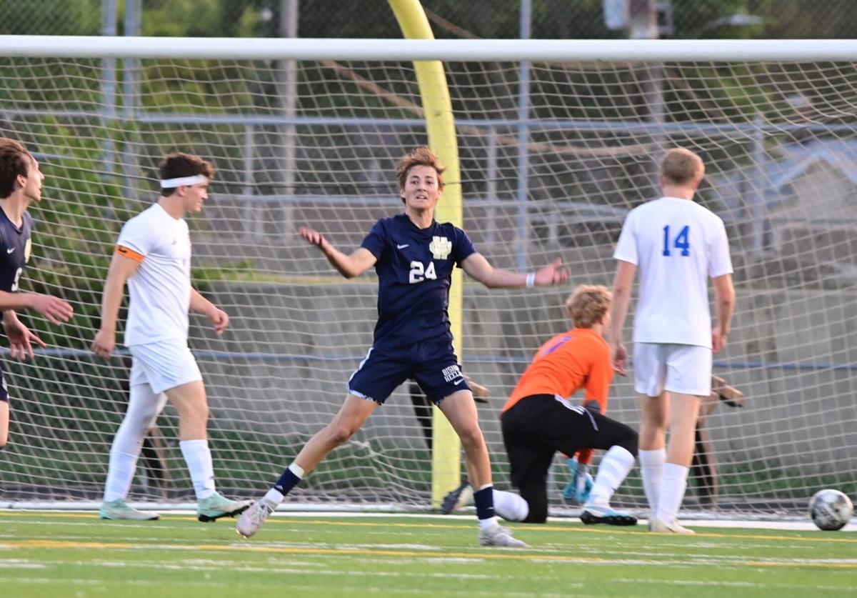 Heelan boys soccer clinches second straight ticket to state