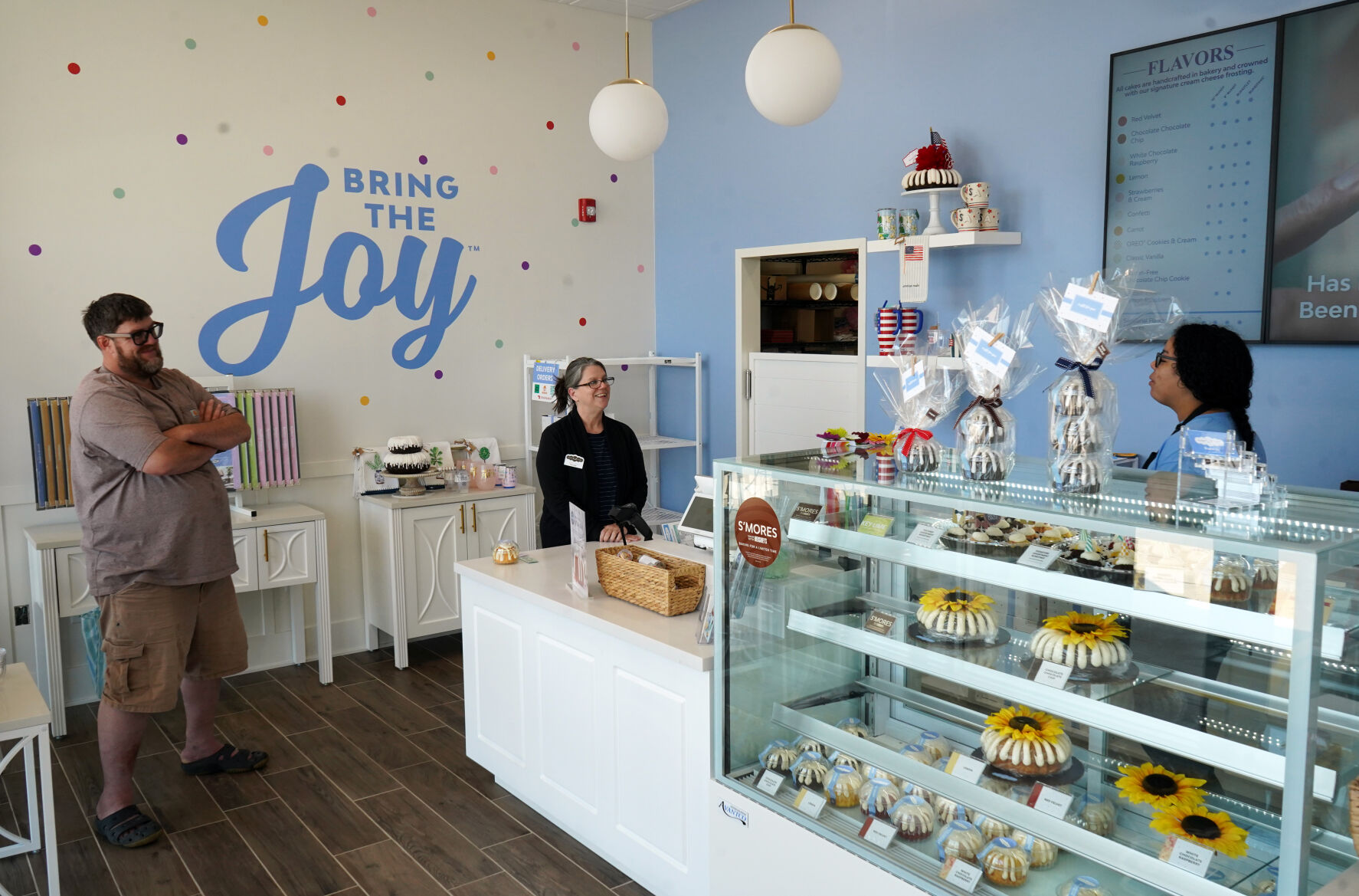 Nothing Bundt Cakes opens first Sioux City store