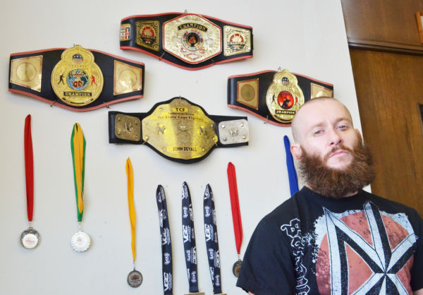 Sioux City fighter wins his first Bellator bout