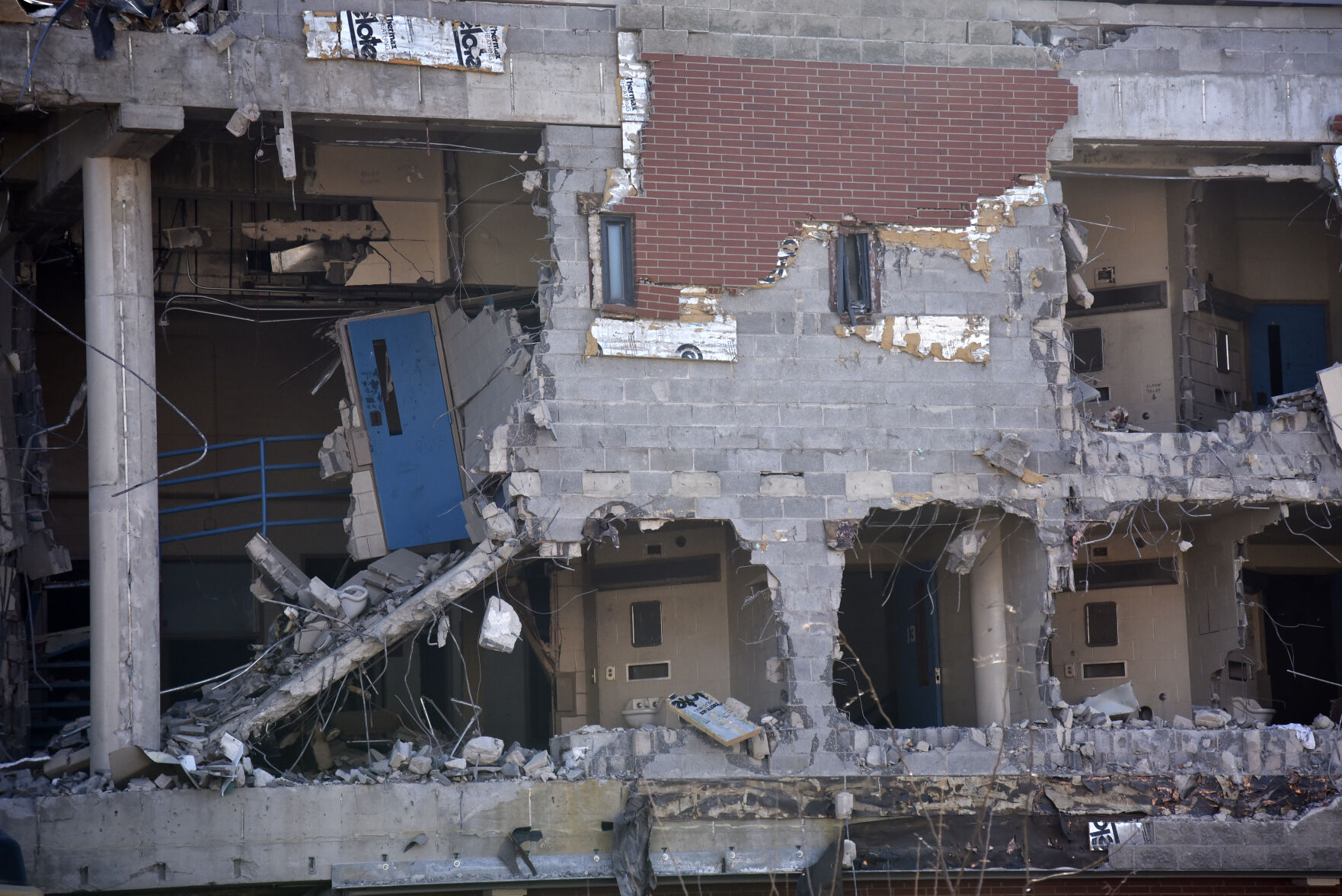 PHOTOS: Woodbury County jail demolition begins Tuesday