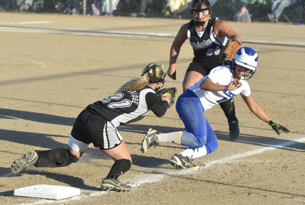 Woodbury Central takes advantage of errors to down South O'Brien