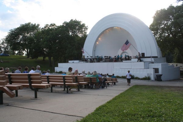 Sunday concert at Grandview Park attracts faithful listeners