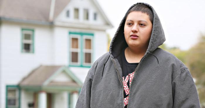 Friends, family hold candlelight vigil for Sioux City shooting victim, 20