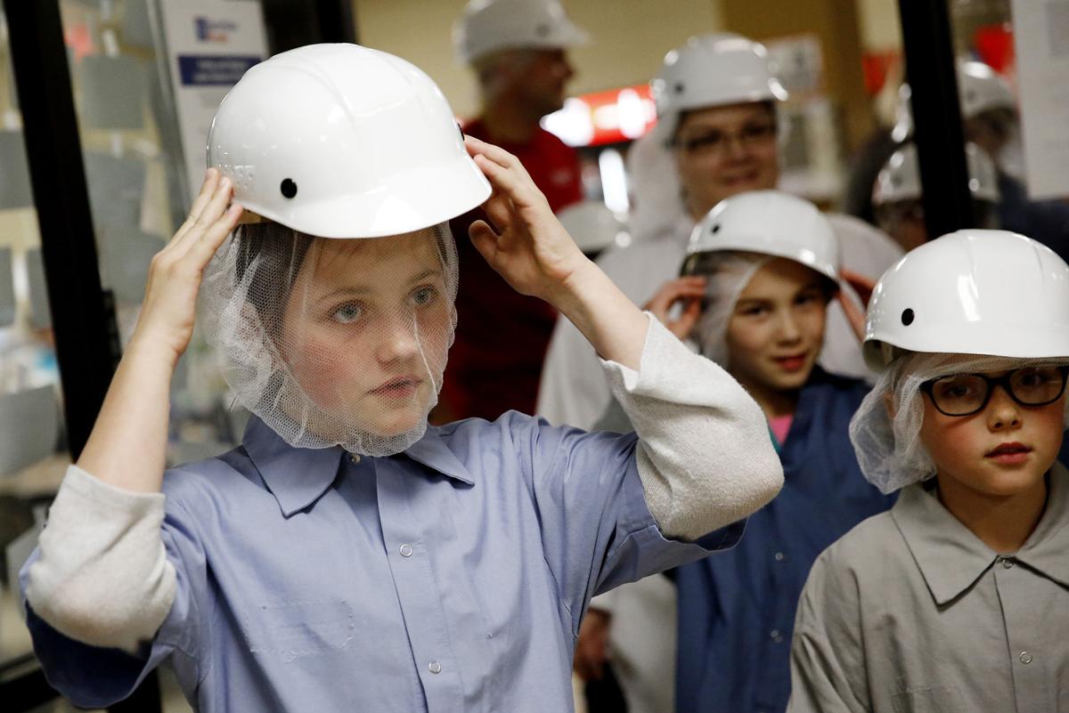 Hardworking Girl Scouts earn behind-the-scenes look at how cookies are made