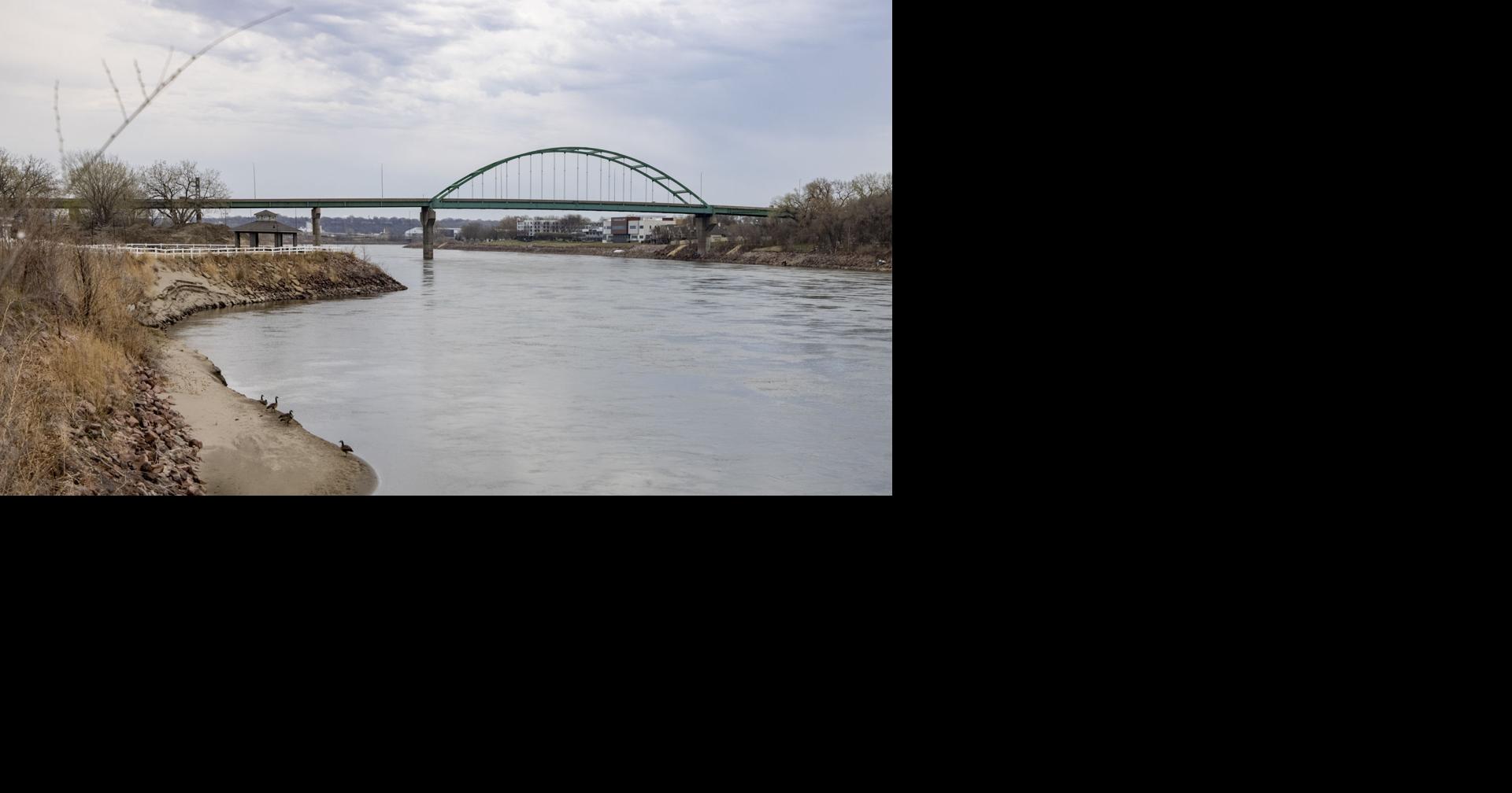 April Missouri River runoff continues at below-normal level
