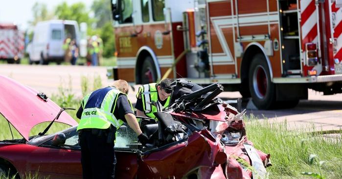 PHOTO: 2 hospitalized following Interstate 29 wreck