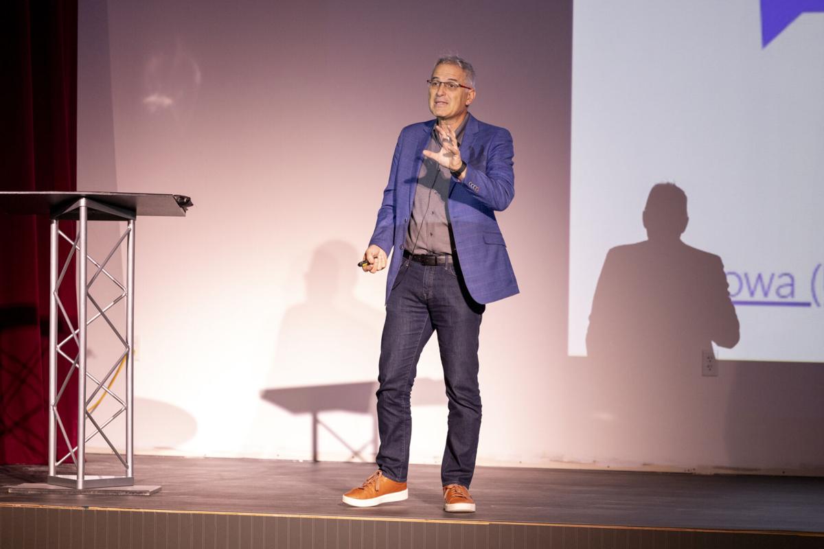 Israel Defense Forces veteran gives address in Sioux City