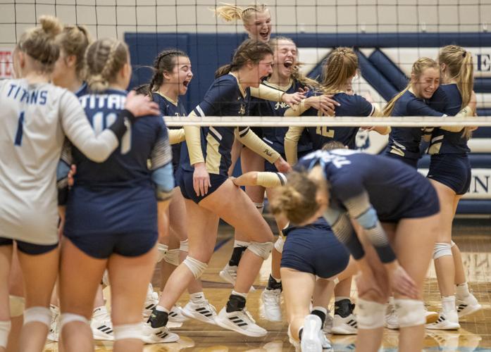 Bishop Heelan clinches spot in state volleyball tournament