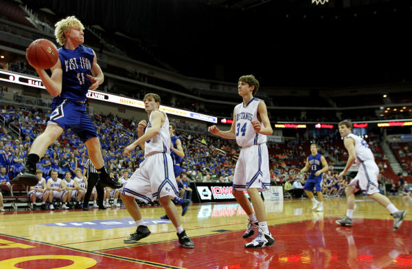 Big finish sends West Lyon past top-seeded Newell-Fonda