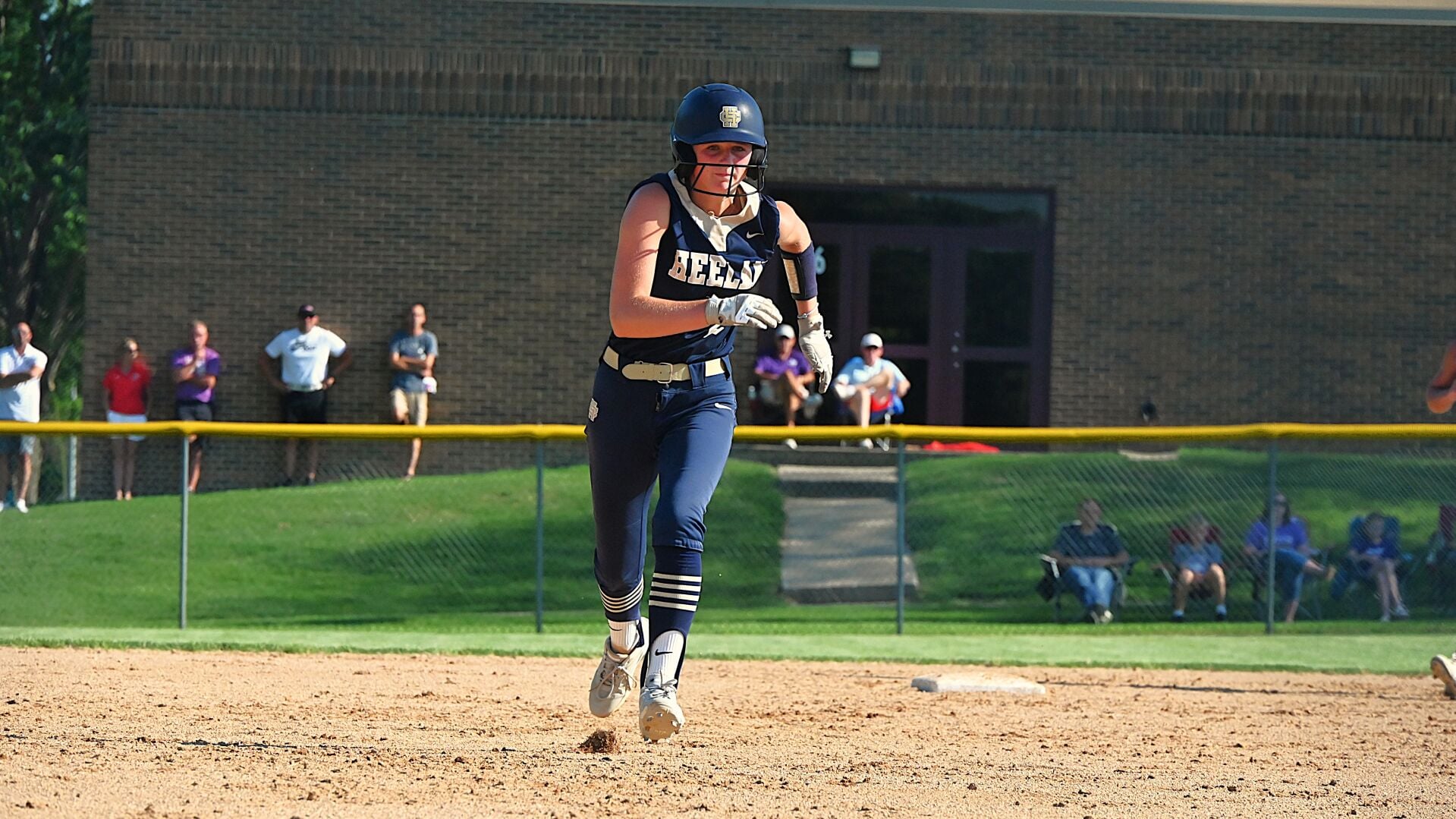 MOC-FV rolls into regional semis after putting away Heelan