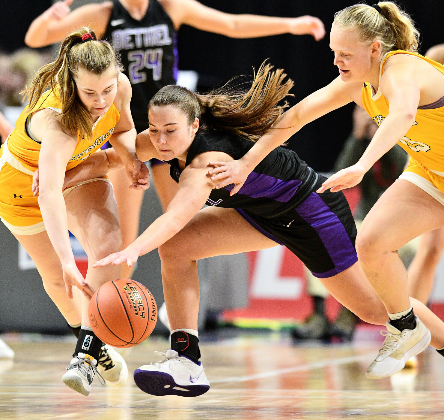 No. 1 Dordt dominates Bethel, earns spot back in title game