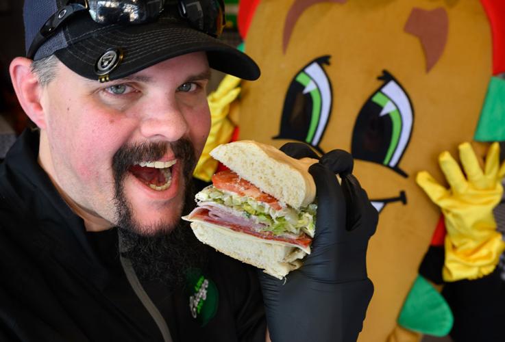 Little Chicago tops Siouxland's Choice for best sandwiches