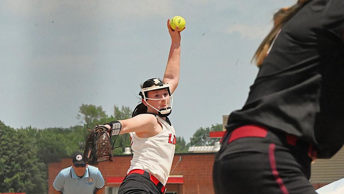 Le Mars grabs pair of wins at home tourney, Hinton goes 1-1