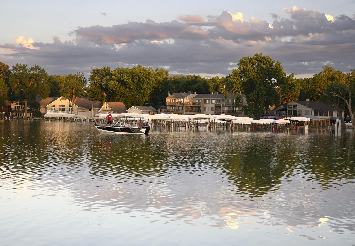 Boating on the Iowa Great Lakes