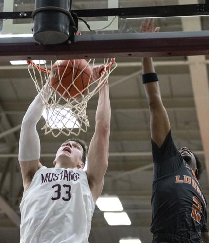 NAIA women's hoops tournament: Dordt survives Oakland City