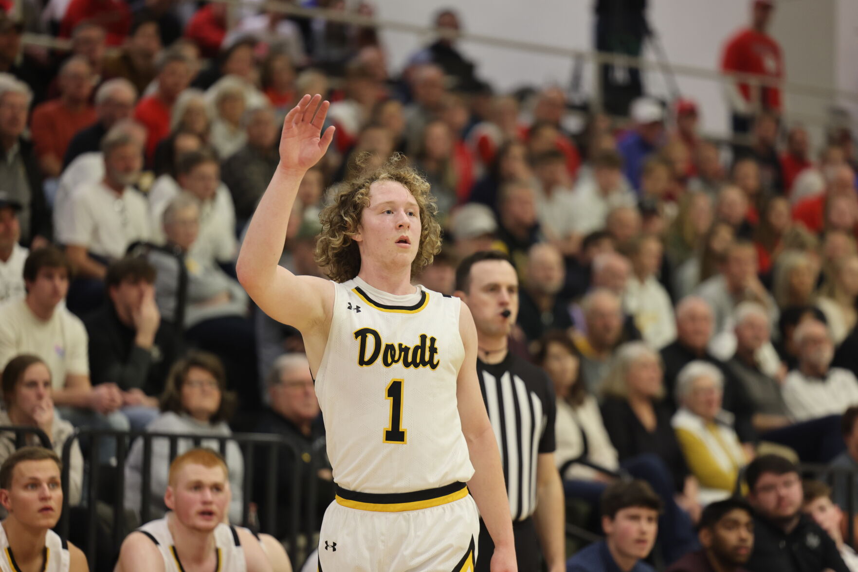 Dordt men's basketball defeats Northwestern college