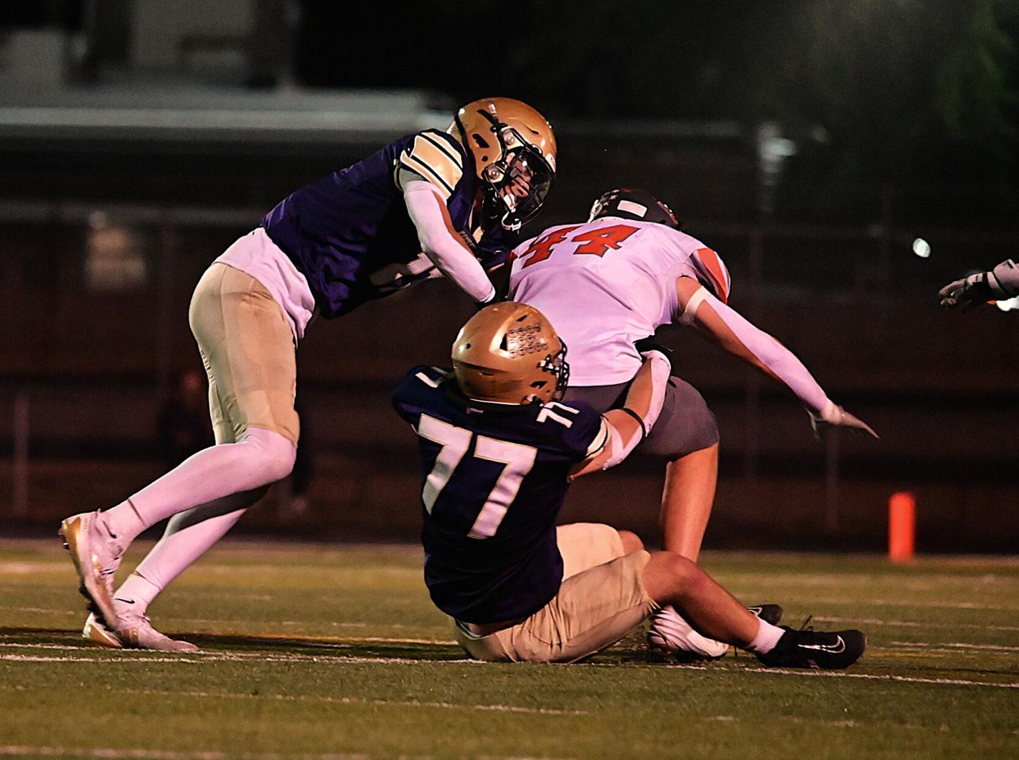 High school football: No. 2 SB-L takes down No. 4 Heelan in 3A district ...