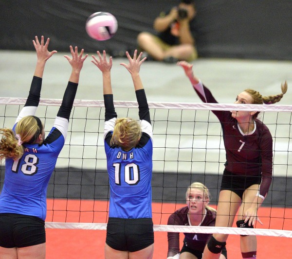 Dike-New Hartford rallies from two sets down to clip Wolfpack
