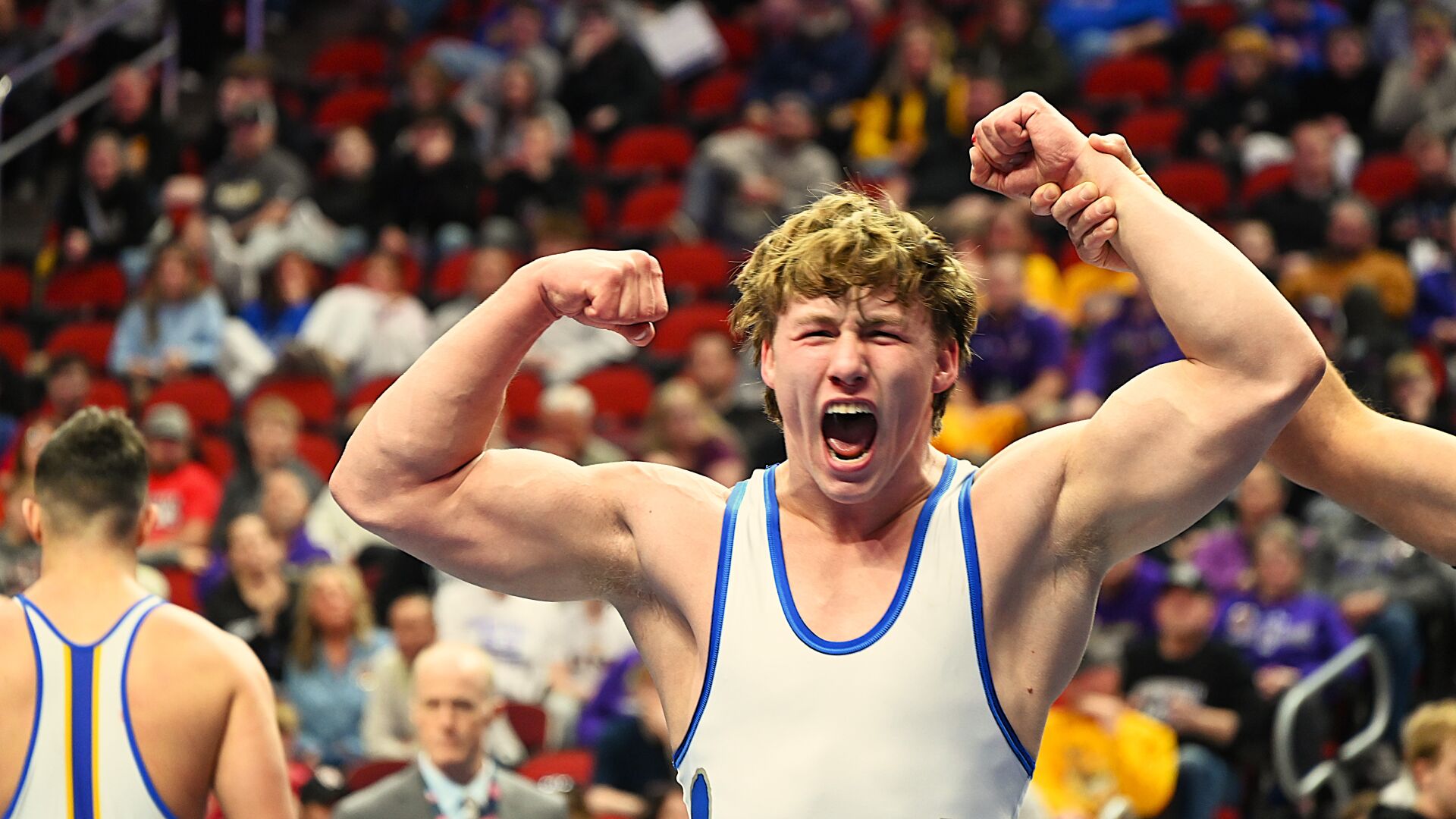 Woodbury Central's Wright claims 1A state title at 215