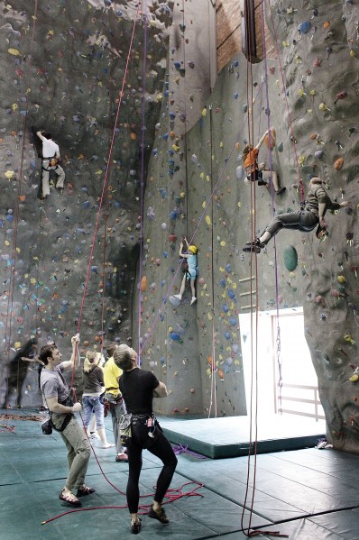 Rock-climbing competition returns to Sioux City