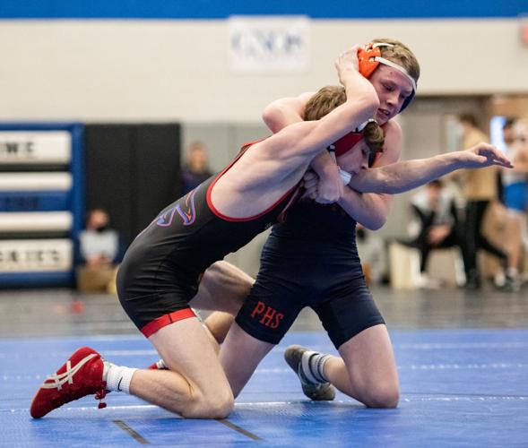 PREP WRESTLING: Alcester-Hudson's Logan Serck knocks off No. 1; Dakota ...