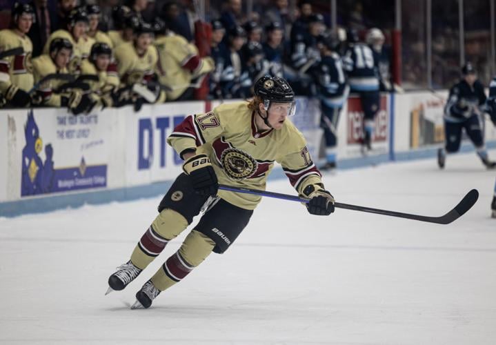 Sioux City Musketeers trade William Smith to Muskegon for Tyler Hotson