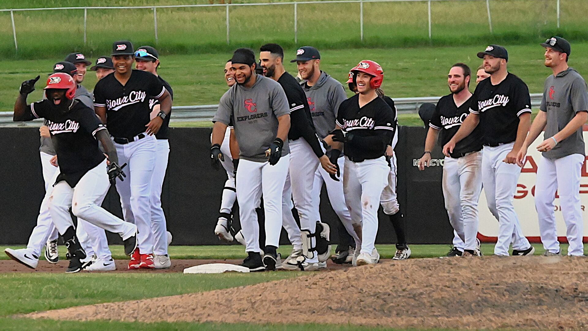 AA Baseball: X's win 2 over Lincoln on Knowles walk-off