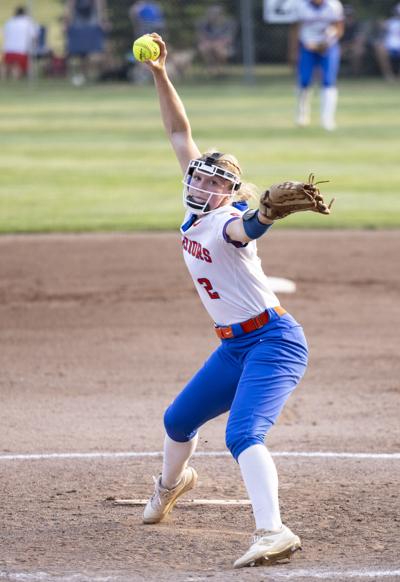 Sioux Center beats MOC-FV in 3A softball opener