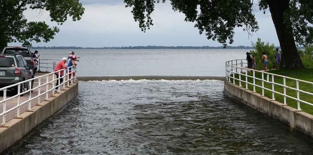 5 mph-limit on Okoboji lakes in wake of high water