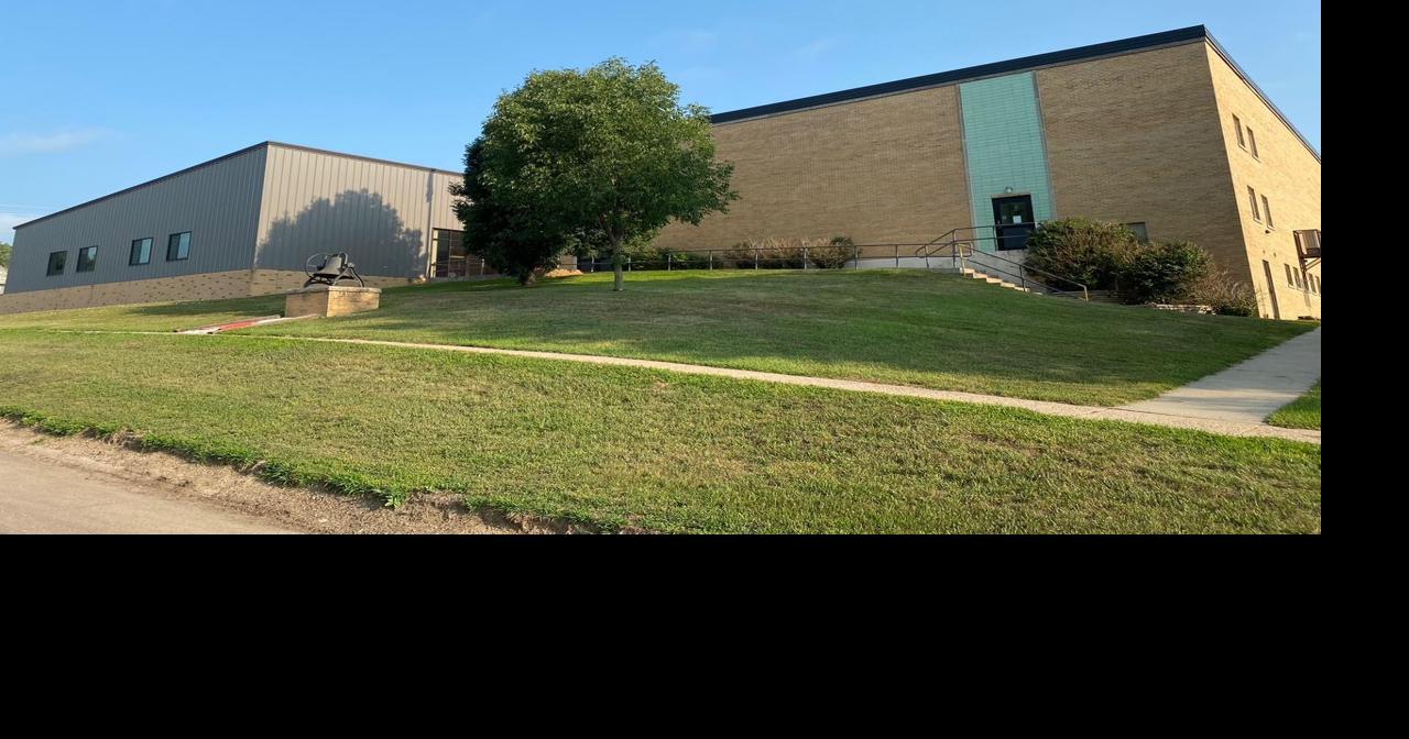 Newcastle, Nebraska, school closed due to dwindling student numbers