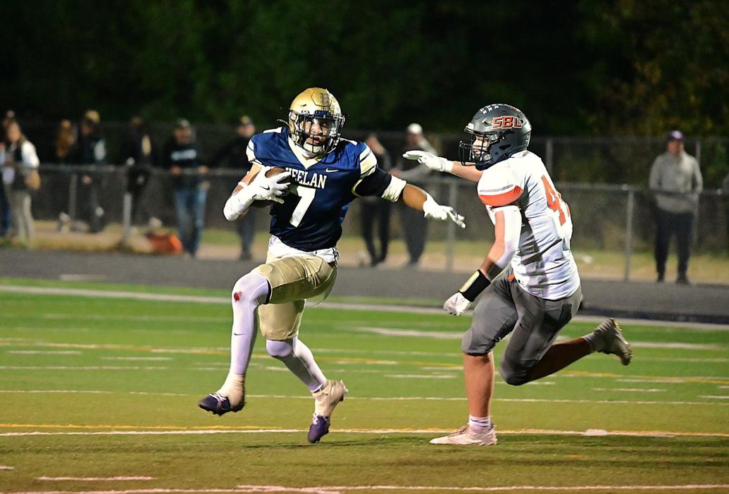 High school football: No. 2 SB-L takes down No. 4 Heelan in 3A district ...