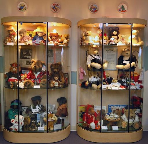 Woman gives bear collection to Sioux City hospital