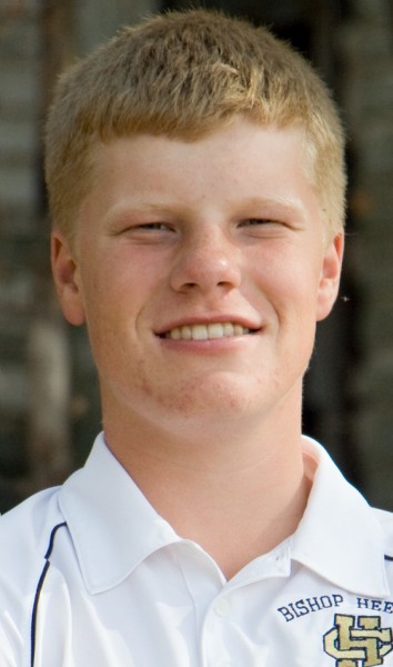 Neswick leads Heelan boys to City golf title
