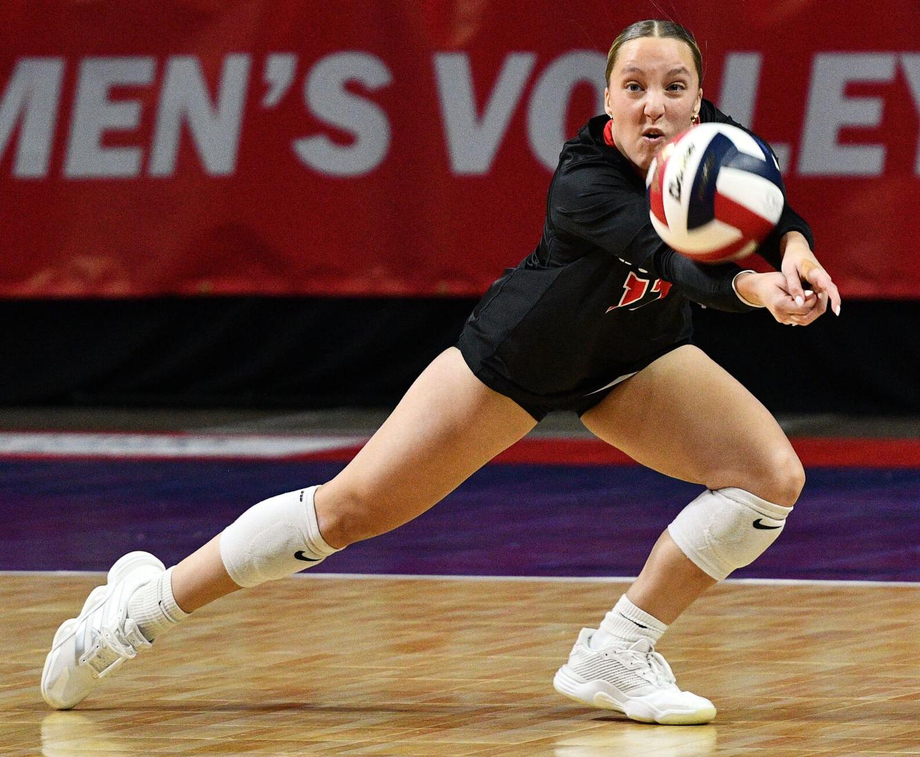 Northwestern cruises to straight-set win over L&C St.