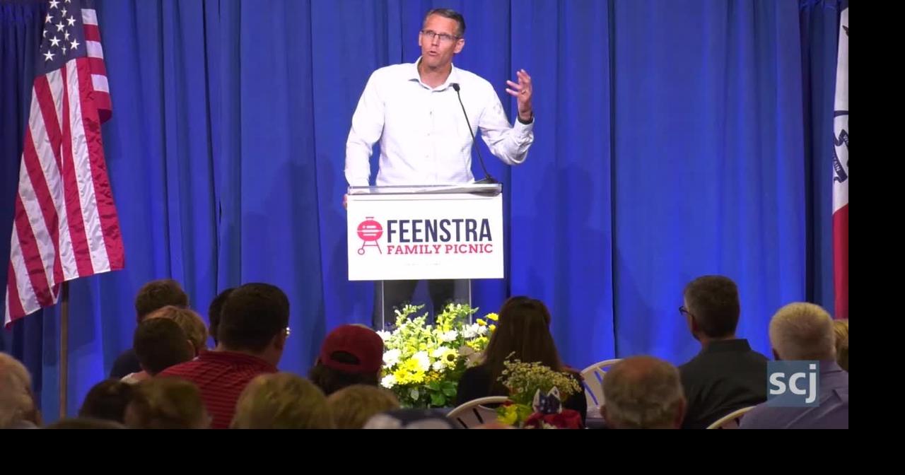 Randy Feenstra speaks at Feenstra Family Picnic