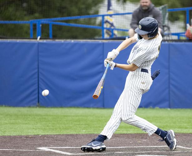 Sioux City East and Bishop Heelan split exciting series