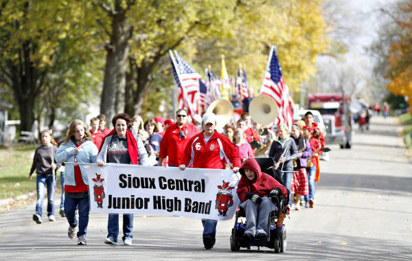 Sioux Central homecoming plays out two weeks later