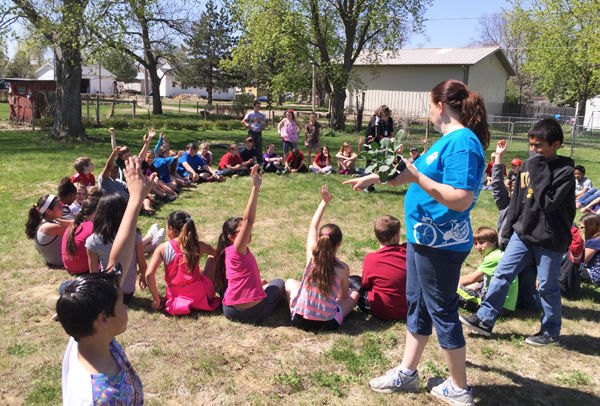 Riverside Elementary School Designs a Community Garden