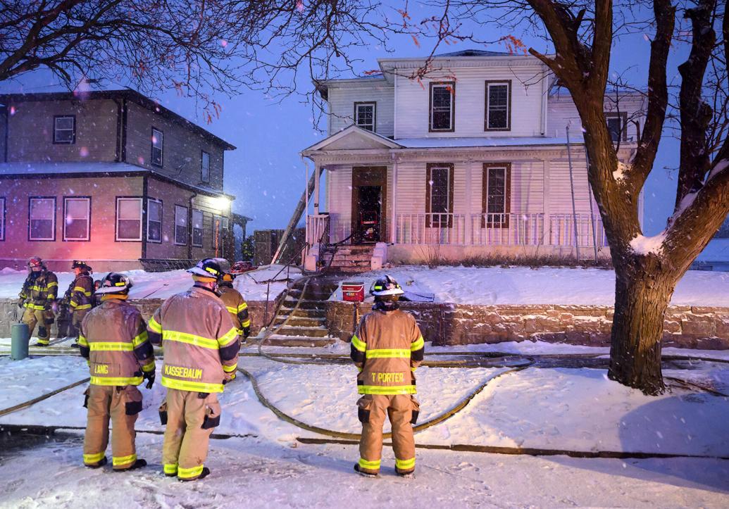 1 injured in Sioux City house fire