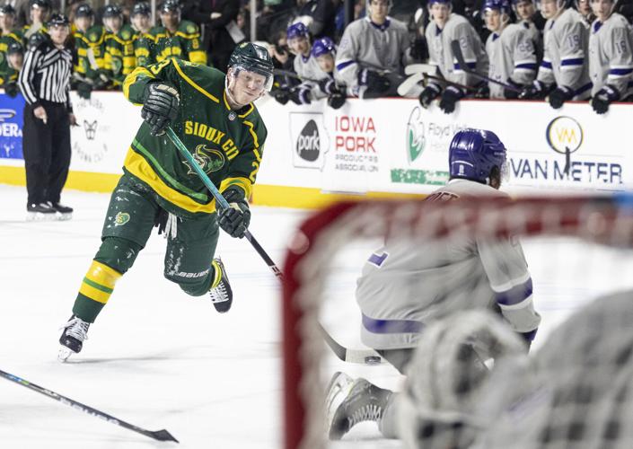 Sioux City Musketeers’ Grant Slukynsky named top forward of the week in ...
