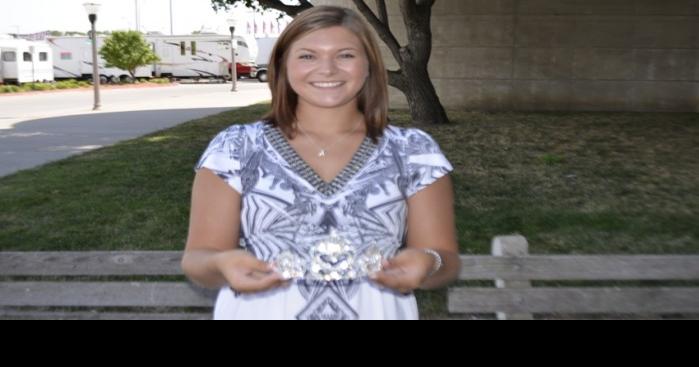 New River-Cade queen prepares to take her throne