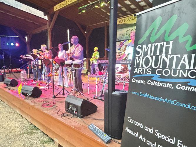 SML Boomer Band benefit concert energizes crowd on full moon night ...