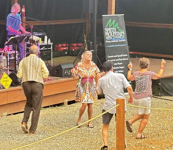 SML Boomer Band benefit concert energizes crowd on full moon night ...