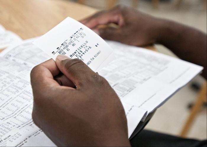 Rosecroft Raceway draws hundreds on reopening day | News | somdnews.com