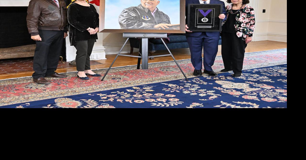 Crime Victims’ Resources Center honors governor for advocating | State ...