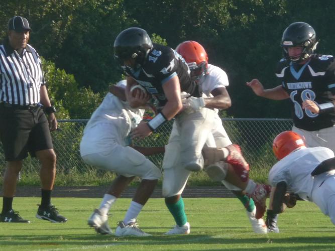 Huntingtown football is back in business | News | somdnews.com