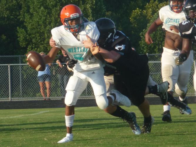 Huntingtown football is back in business | News | somdnews.com