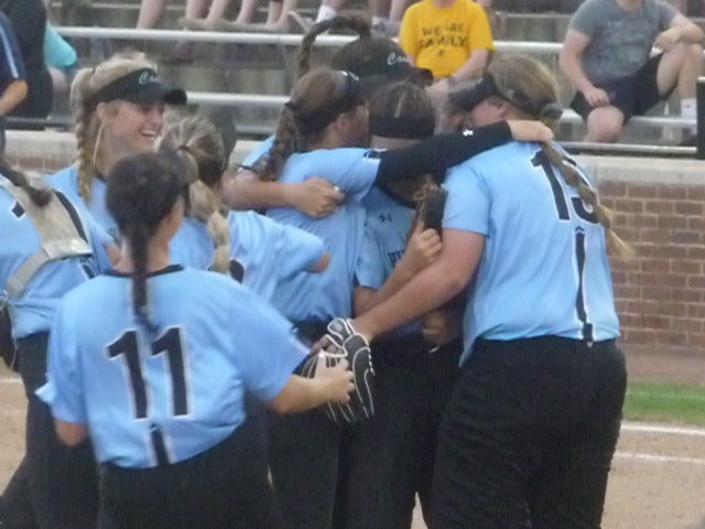 Huntingtown slips by Chesapeake to repeat at Class 3A softball ...