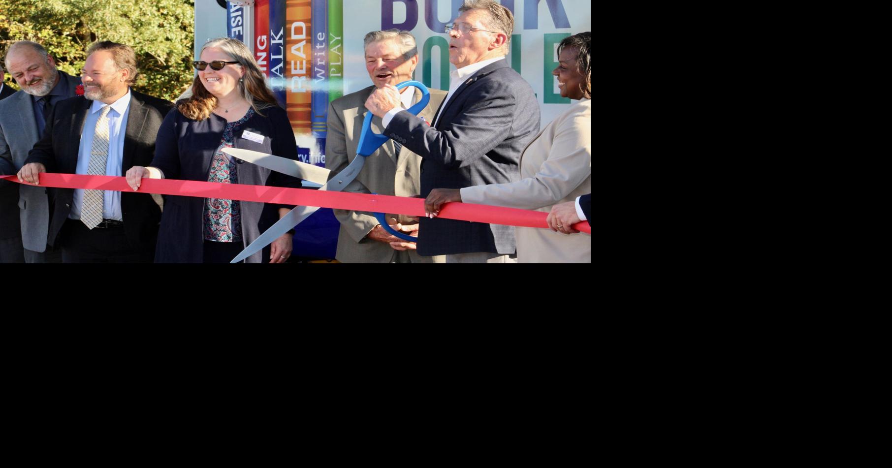 Ready to roll: Calvert Library's new bookmobile is christened | Local ...